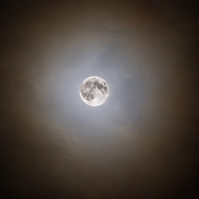 Perigee moon — January 10, 2009 | Seldom Scene Photography